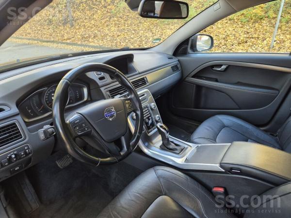 Melns Volvo V70 2014 Bauska, ar dzinēja tilpumu 2.00 L un nobraukumu 322 tūkst. km par 7790 €, foto 10 vietnē AUTOMOTO.COM.LV