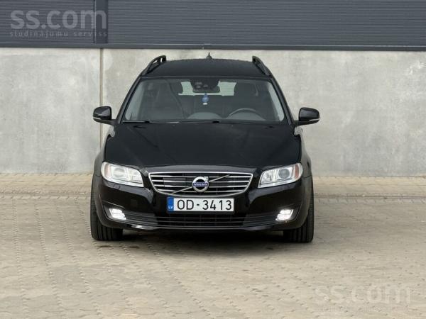 Black Volvo V70 2015 in Riga, with an engine capacity of 2.00 L and mileage of 0 thousand km for 7600 €, photo 3 on AUTOMOTO.COM.LV