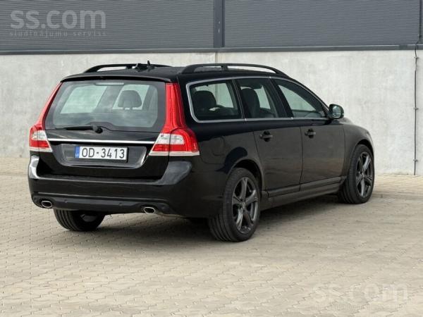 Black Volvo V70 2015 in Riga, with an engine capacity of 2.00 L and mileage of 0 thousand km for 7600 €, photo 4 on AUTOMOTO.COM.LV