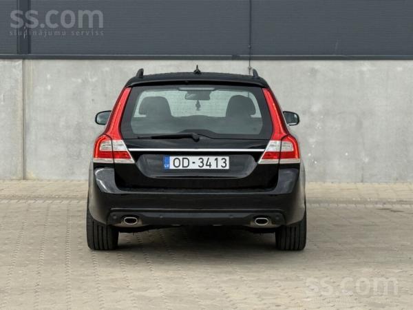 Black Volvo V70 2015 in Riga, with an engine capacity of 2.00 L and mileage of 0 thousand km for 7600 €, photo 6 on AUTOMOTO.COM.LV