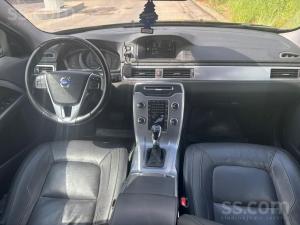 Melns Volvo V70 2015 Rīga, ar dzinēja tilpumu 2.00 L un nobraukumu 197 tūkst. km par 7600 €, foto 5 vietnē AUTOMOTO.COM.LV