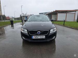 Black Volvo V70 2015 in Kretinga, with an engine capacity of 1.97 L and mileage of 235 thousand km for 5900 €, photo 2 on AUTOMOTO.COM.LV