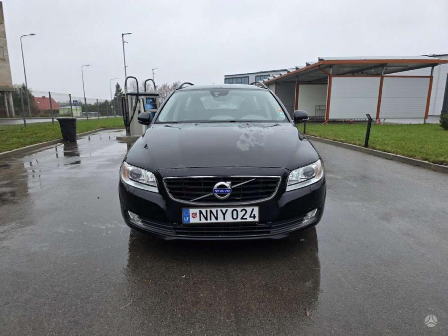 Black Volvo V70 2015 in Kretinga, with an engine capacity of 1.97 L and mileage of 235 thousand km for 5900 €, photo 2 on AUTOMOTO.COM.LV