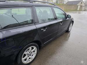 Black Volvo V70 2015 in Kretinga, with an engine capacity of 1.97 L and mileage of 235 thousand km for 5900 €, photo 3 on AUTOMOTO.COM.LV