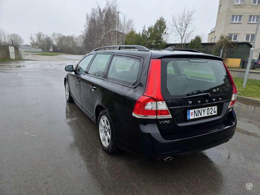 Black Volvo V70 2015 in Kretinga, with an engine capacity of 1.97 L and mileage of 235 thousand km for 5900 €, photo 6 on AUTOMOTO.COM.LV