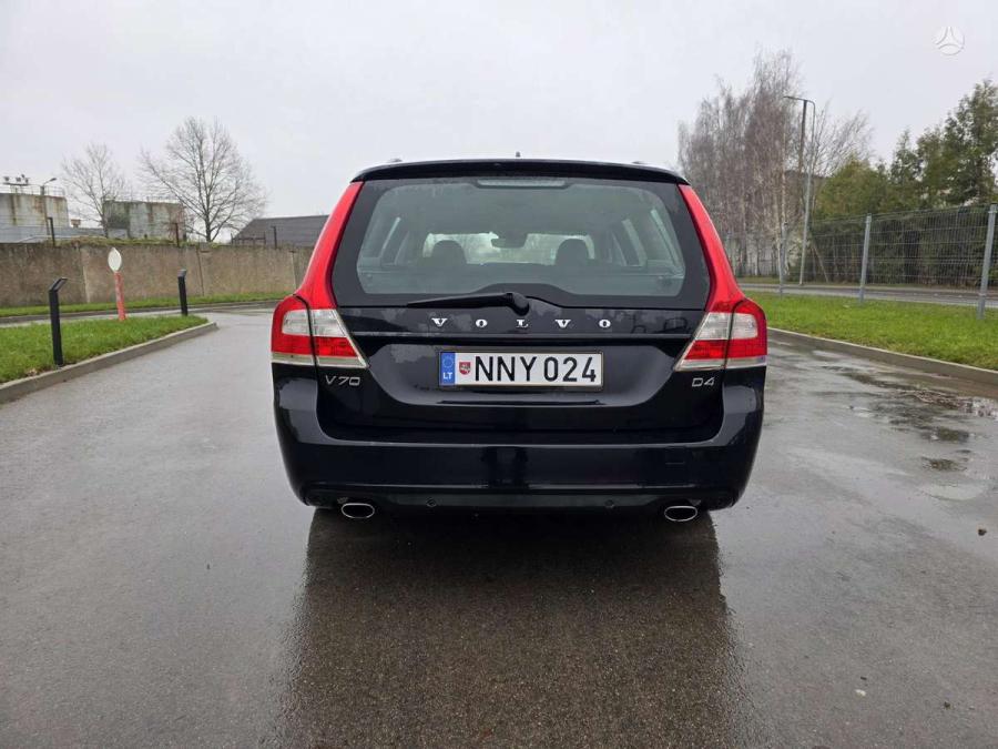 Black Volvo V70 2015 in Kretinga, with an engine capacity of 1.97 L and mileage of 235 thousand km for 5900 €, photo 7 on AUTOMOTO.COM.LV