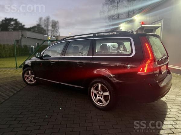 Black Volvo V70 2015 in Jurmala, with an engine capacity of 2.00 L and mileage of 304 thousand km for 5900 €, photo 2 on AUTOMOTO.COM.LV