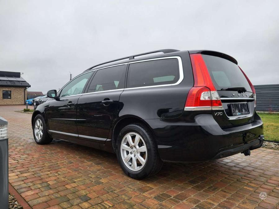 Black Volvo V70 2015 in Vilnius, with an engine capacity of 2.00 L and mileage of 251 thousand km for 7299 €, photo 8 on AUTOMOTO.COM.LV