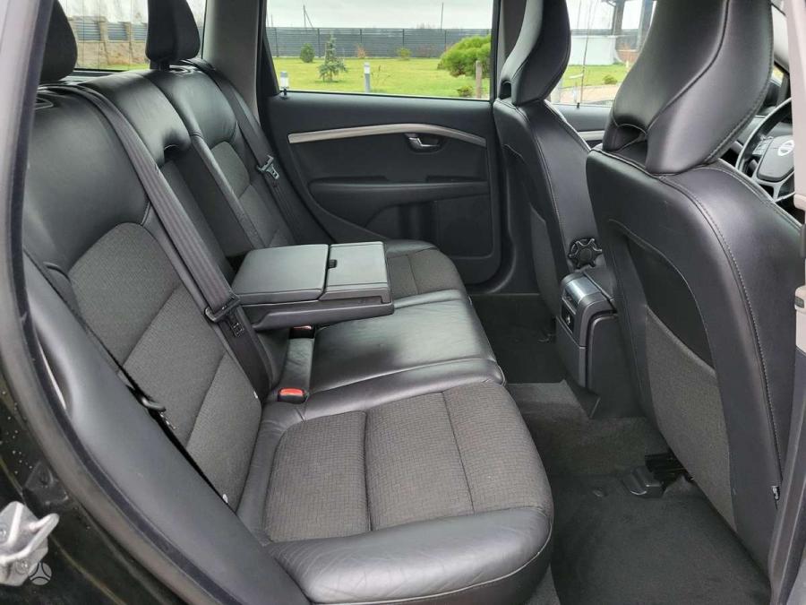 Black Volvo V70 2015 in Vilnius, with an engine capacity of 2.00 L and mileage of 251 thousand km for 7299 €, photo 16 on AUTOMOTO.COM.LV