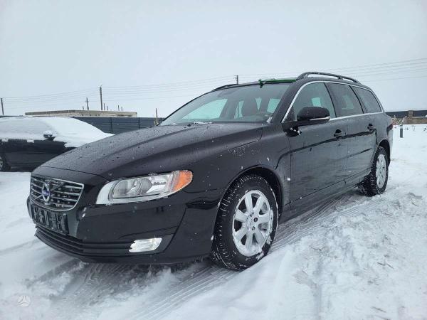 Melns Volvo V70 2015 Viļņa, ar dzinēja tilpumu 2.00 L un nobraukumu 252 tūkst. km par 7299 €, foto 1 vietnē AUTOMOTO.COM.LV