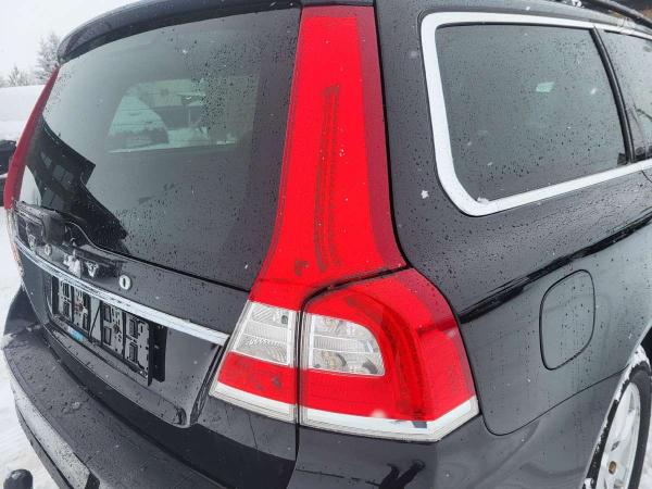 Melns Volvo V70 2015 Viļņa, ar dzinēja tilpumu 2.00 L un nobraukumu 252 tūkst. km par 7299 €, foto 7 vietnē AUTOMOTO.COM.LV