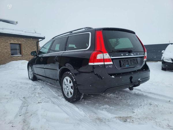 Melns Volvo V70 2015 Viļņa, ar dzinēja tilpumu 2.00 L un nobraukumu 252 tūkst. km par 7299 €, foto 9 vietnē AUTOMOTO.COM.LV