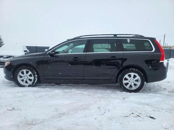 Melns Volvo V70 2015 Viļņa, ar dzinēja tilpumu 2.00 L un nobraukumu 252 tūkst. km par 7299 €, foto 10 vietnē AUTOMOTO.COM.LV