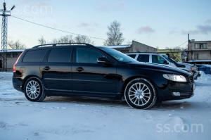 Black Volvo V70 2015 in Kuldiga, with an engine capacity of 2.00 L and mileage of 260 thousand km for 8850 €, photo 3 on AUTOMOTO.COM.LV