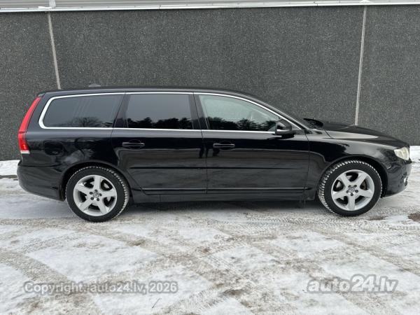 Melns Volvo V70 2015 Pērnava, ar dzinēja tilpumu 2.00 L un nobraukumu 208 tūkst. km par 7290 €, foto 10 vietnē AUTOMOTO.COM.LV