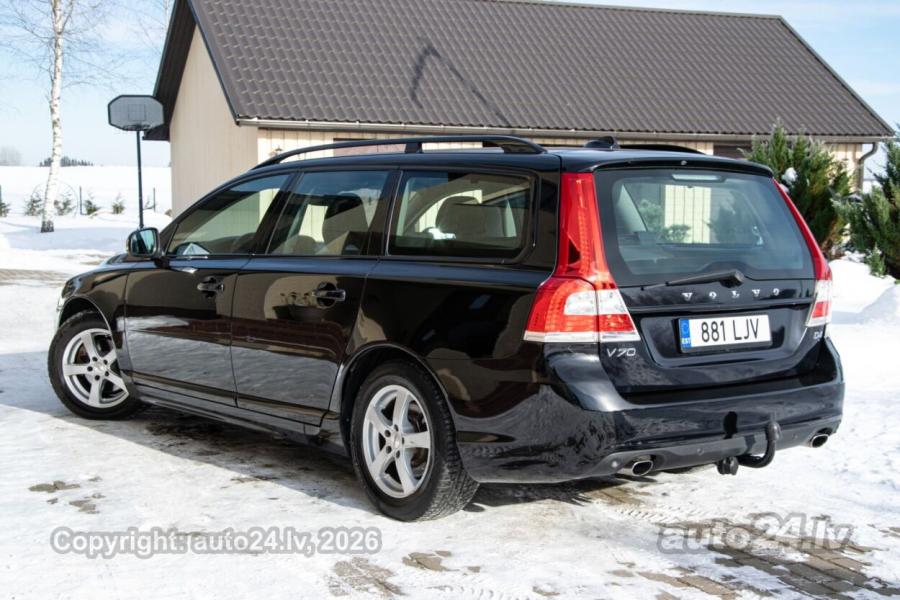 Black Volvo V70 2015 in Paide, with an engine capacity of 2.00 L and mileage of 262 thousand km for 7990 €, photo 6 on AUTOMOTO.COM.LV