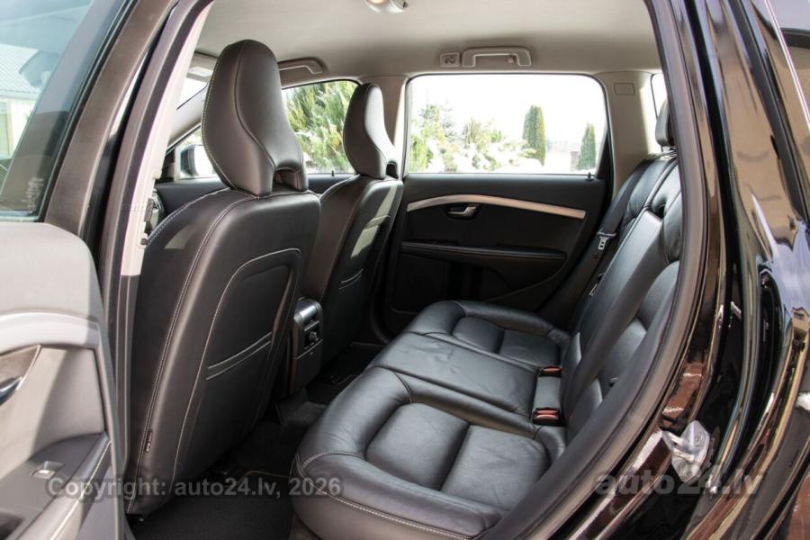 Black Volvo V70 2015 in Paide, with an engine capacity of 2.00 L and mileage of 262 thousand km for 7990 €, photo 9 on AUTOMOTO.COM.LV