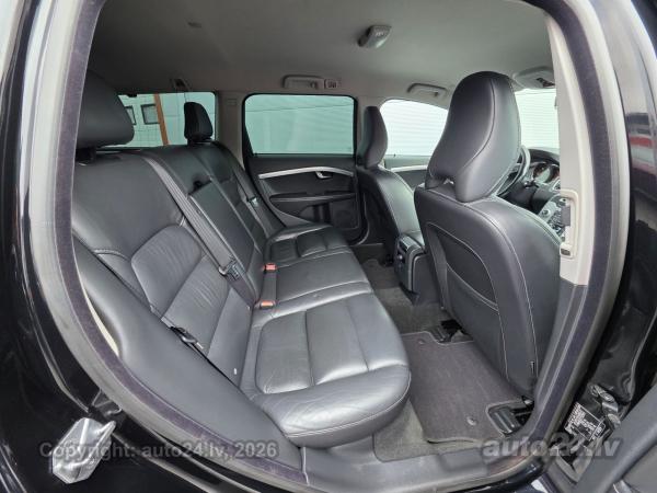 Black Volvo V70 2015 in Tallinn, with an engine capacity of 2.40 L and mileage of 261 thousand km for 9850 €, photo 10 on AUTOMOTO.COM.LV