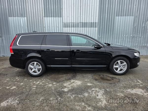 Black Volvo V70 2015 in Tallinn, with an engine capacity of 2.00 L and mileage of 242 thousand km for 7650 €, photo 6 on AUTOMOTO.COM.LV