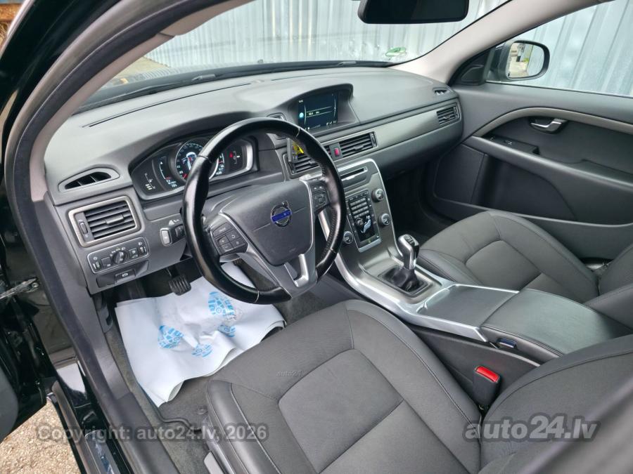 Melns Volvo V70 2015 Tallina, ar dzinēja tilpumu 2.00 L un nobraukumu 242 tūkst. km par 7650 €, foto 11 vietnē AUTOMOTO.COM.LV