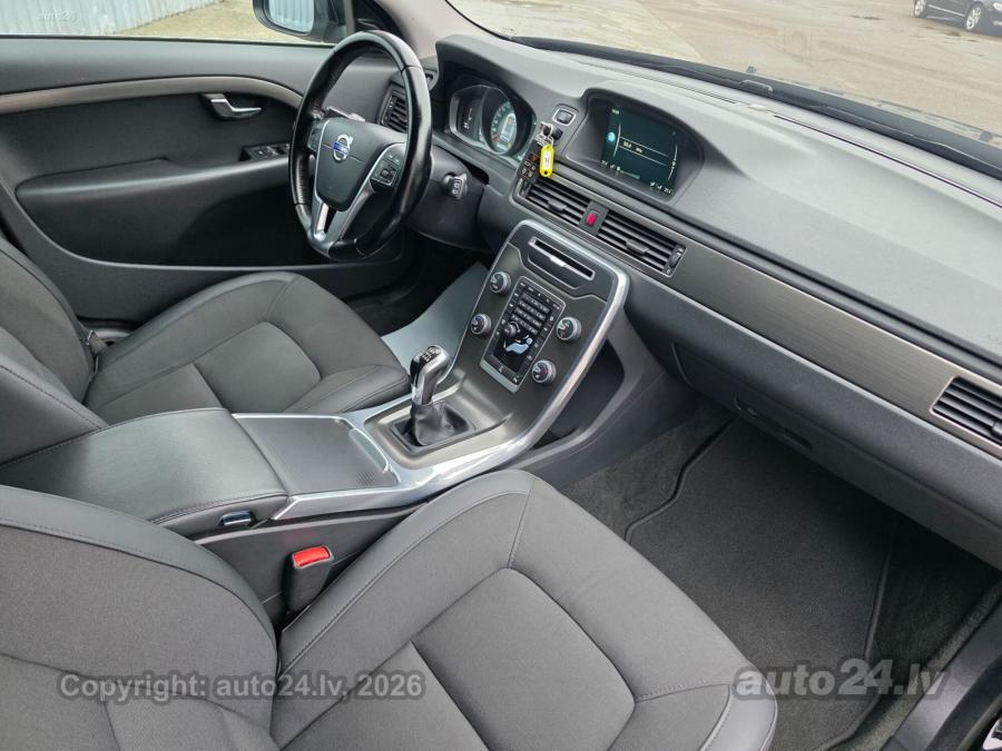 Melns Volvo V70 2015 Tallina, ar dzinēja tilpumu 2.00 L un nobraukumu 242 tūkst. km par 7650 €, foto 13 vietnē AUTOMOTO.COM.LV