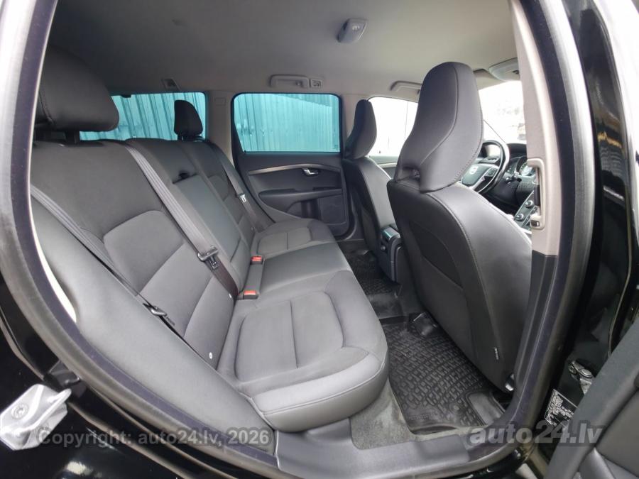 Melns Volvo V70 2015 Tallina, ar dzinēja tilpumu 2.00 L un nobraukumu 242 tūkst. km par 7650 €, foto 15 vietnē AUTOMOTO.COM.LV