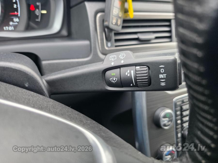 Melns Volvo V70 2015 Tallina, ar dzinēja tilpumu 2.00 L un nobraukumu 242 tūkst. km par 7650 €, foto 21 vietnē AUTOMOTO.COM.LV