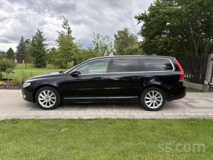 Melns Volvo V70 2015 Bauska, ar dzinēja tilpumu 2.00 L un nobraukumu 199 tūkst. km par 6500 €, foto 4 vietnē AUTOMOTO.COM.LV