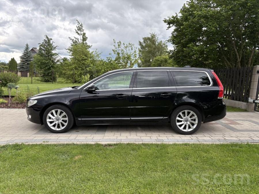 Melns Volvo V70 2015 Bauska, ar dzinēja tilpumu 2.00 L un nobraukumu 199 tūkst. km par 6500 €, foto 4 vietnē AUTOMOTO.COM.LV