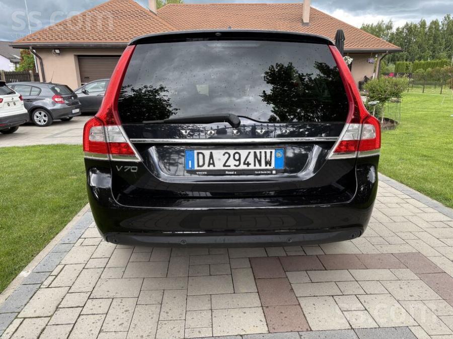 Melns Volvo V70 2015 Bauska, ar dzinēja tilpumu 2.00 L un nobraukumu 199 tūkst. km par 6500 €, foto 6 vietnē AUTOMOTO.COM.LV