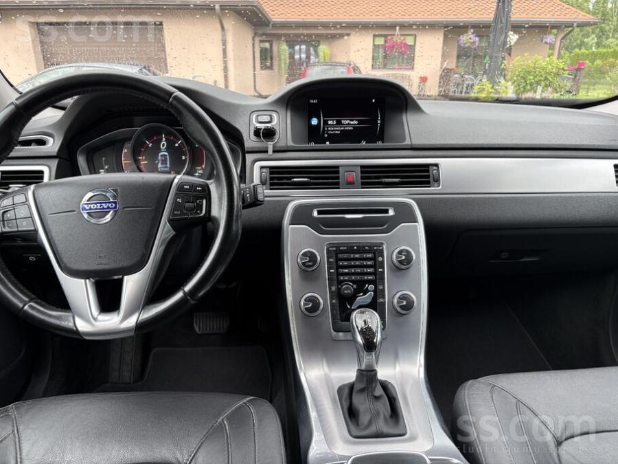 Melns Volvo V70 2015 Bauska, ar dzinēja tilpumu 2.00 L un nobraukumu 199 tūkst. km par 6500 €, foto 10 vietnē AUTOMOTO.COM.LV