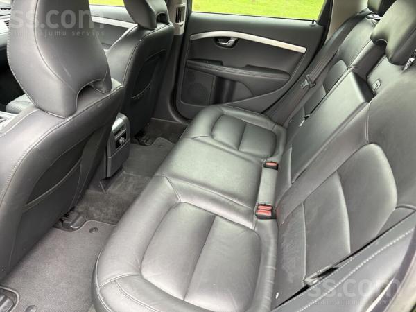 Black Volvo V70 2015 in Bauska, with an engine capacity of 2.00 L and mileage of 199 thousand km for 6500 €, photo 10 on AUTOMOTO.COM.LV