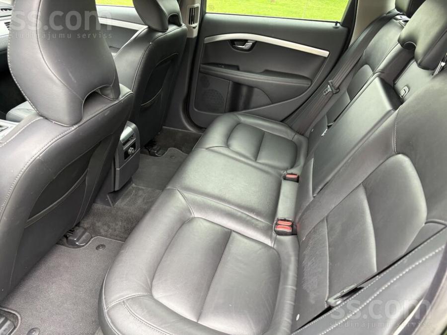 Melns Volvo V70 2015 Bauska, ar dzinēja tilpumu 2.00 L un nobraukumu 199 tūkst. km par 6500 €, foto 11 vietnē AUTOMOTO.COM.LV