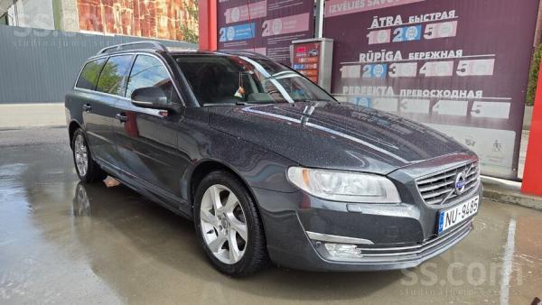 Melns Volvo V70 2015 Daugavpils, ar dzinēja tilpumu 2.00 L un nobraukumu 390 tūkst. km par 5350 €, foto 2 vietnē AUTOMOTO.COM.LV