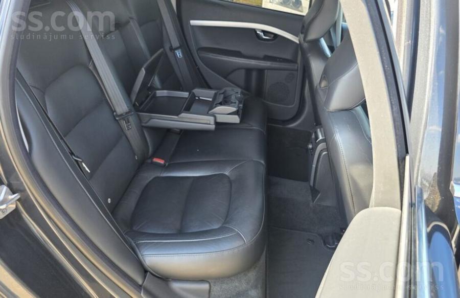 Melns Volvo V70 2015 Daugavpils, ar dzinēja tilpumu 2.00 L un nobraukumu 390 tūkst. km par 5350 €, foto 11 vietnē AUTOMOTO.COM.LV