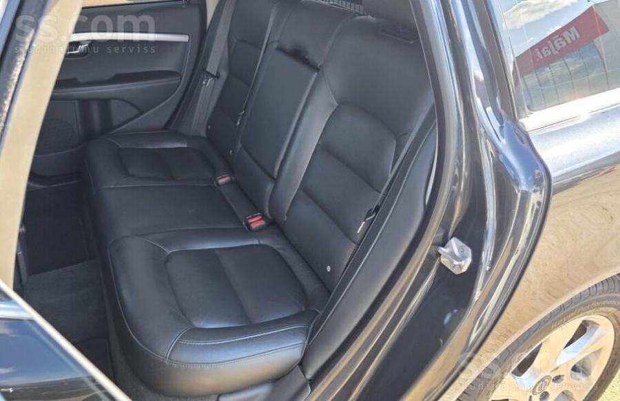 Melns Volvo V70 2015 Daugavpils, ar dzinēja tilpumu 2.00 L un nobraukumu 390 tūkst. km par 5350 €, foto 13 vietnē AUTOMOTO.COM.LV