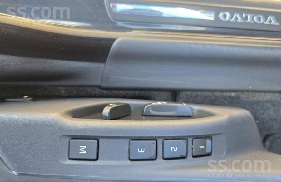 Melns Volvo V70 2015 Daugavpils, ar dzinēja tilpumu 2.00 L un nobraukumu 390 tūkst. km par 5350 €, foto 14 vietnē AUTOMOTO.COM.LV