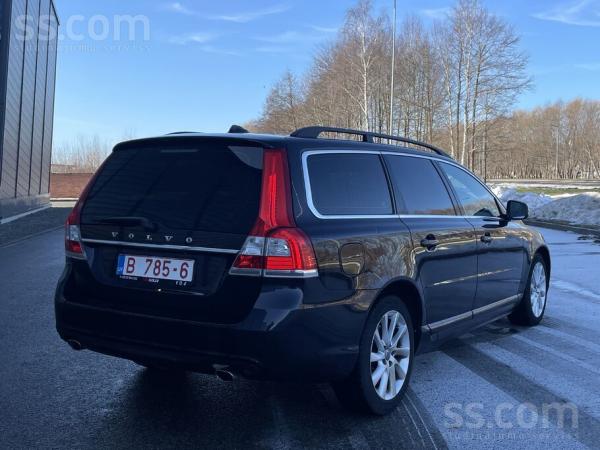 Melns Volvo V70 2015 Liepāja, ar dzinēja tilpumu 2.00 L un nobraukumu 270 tūkst. km par 7900 €, foto 4 vietnē AUTOMOTO.COM.LV