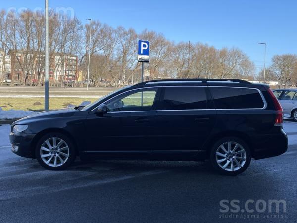 Melns Volvo V70 2015 Liepāja, ar dzinēja tilpumu 2.00 L un nobraukumu 270 tūkst. km par 7900 €, foto 6 vietnē AUTOMOTO.COM.LV