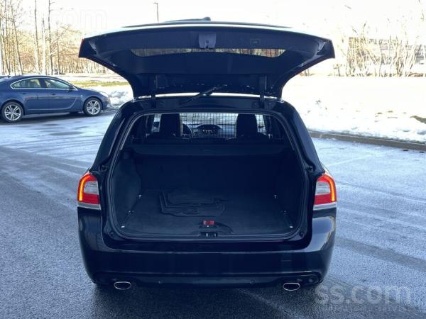 Melns Volvo V70 2015 Liepāja, ar dzinēja tilpumu 2.00 L un nobraukumu 270 tūkst. km par 7900 €, foto 9 vietnē AUTOMOTO.COM.LV
