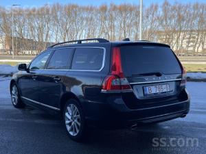 Melns Volvo V70 2015 Liepāja, ar dzinēja tilpumu 2.00 L un nobraukumu 270 tūkst. km par 7900 €, foto 3 vietnē AUTOMOTO.COM.LV