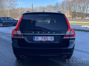 Melns Volvo V70 2015 Liepāja, ar dzinēja tilpumu 2.00 L un nobraukumu 270 tūkst. km par 7900 €, foto 9 vietnē AUTOMOTO.COM.LV