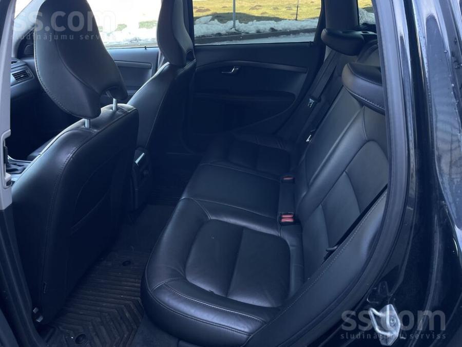 Melns Volvo V70 2015 Liepāja, ar dzinēja tilpumu 2.00 L un nobraukumu 270 tūkst. km par 7900 €, foto 12 vietnē AUTOMOTO.COM.LV