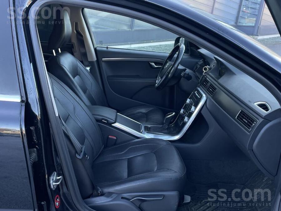 Melns Volvo V70 2015 Liepāja, ar dzinēja tilpumu 2.00 L un nobraukumu 270 tūkst. km par 7900 €, foto 14 vietnē AUTOMOTO.COM.LV