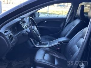 Melns Volvo V70 2015 Liepāja, ar dzinēja tilpumu 2.00 L un nobraukumu 270 tūkst. km par 7900 €, foto 16 vietnē AUTOMOTO.COM.LV