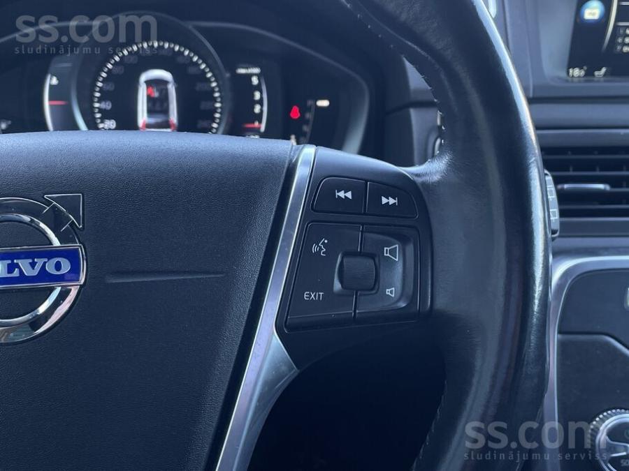 Melns Volvo V70 2015 Liepāja, ar dzinēja tilpumu 2.00 L un nobraukumu 270 tūkst. km par 7900 €, foto 20 vietnē AUTOMOTO.COM.LV