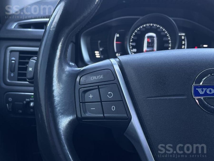 Melns Volvo V70 2015 Liepāja, ar dzinēja tilpumu 2.00 L un nobraukumu 270 tūkst. km par 7900 €, foto 21 vietnē AUTOMOTO.COM.LV