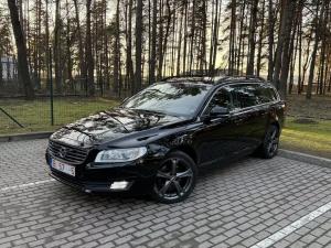 Black Volvo V70 2015 in Riga, with an engine capacity of 2.00 L and mileage of 195 thousand km for 3000 €, photo  on AUTOMOTO.COM.LV