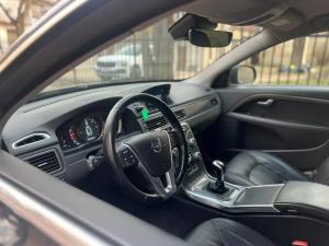 Melns Volvo V70 2015 Cēsis, ar dzinēja tilpumu 2.00 L un nobraukumu 444 tūkst. km par 4990 €, foto 8 vietnē AUTOMOTO.COM.LV