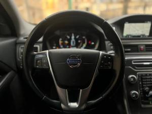 Melns Volvo V70 2015 Cēsis, ar dzinēja tilpumu 2.00 L un nobraukumu 444 tūkst. km par 4990 €, foto 13 vietnē AUTOMOTO.COM.LV